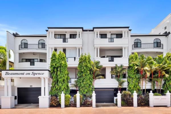 Spacious 3 Bedroom Townhouse In Cairns City - Cairns