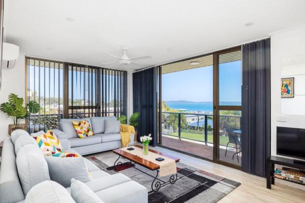 Views And Pool In A Great Location In Nelson Bay - Port Stephens