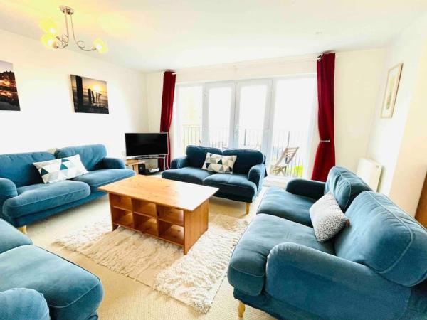 St Joseph’s Spacious Family Holiday Home Sea Views - Isle of Wight