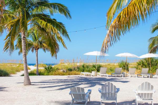 The Molloy - Treasure Island Suites & Cottages - Madeira Beach, FL