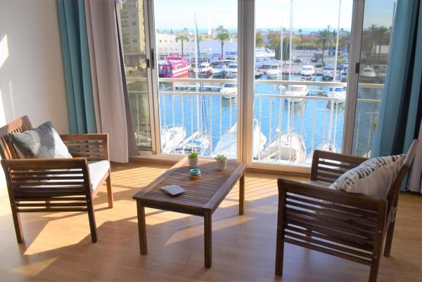 Amplio Estudio Con Vistas A La Marina Y Al Mar Ref 358 - Empuriabrava