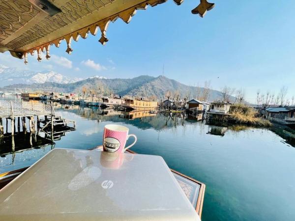 Houseboat Bendmeer Heritage - Srinagar