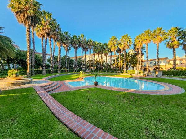 Pool, Gym, Self Check-in,parking - Cape Town