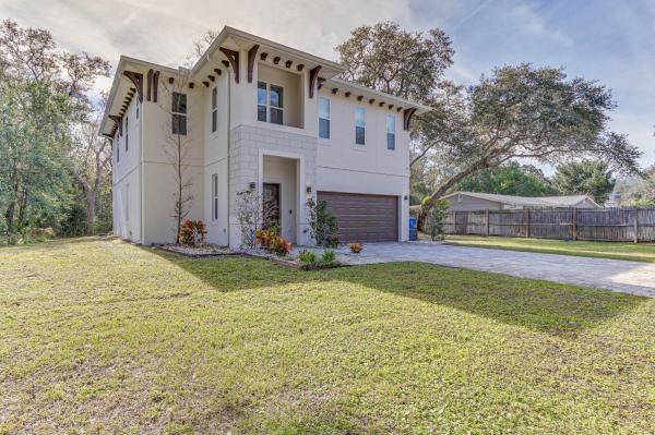 Dog-friendly Lutz Family Home With Large Yard! - Land O' Lakes, FL