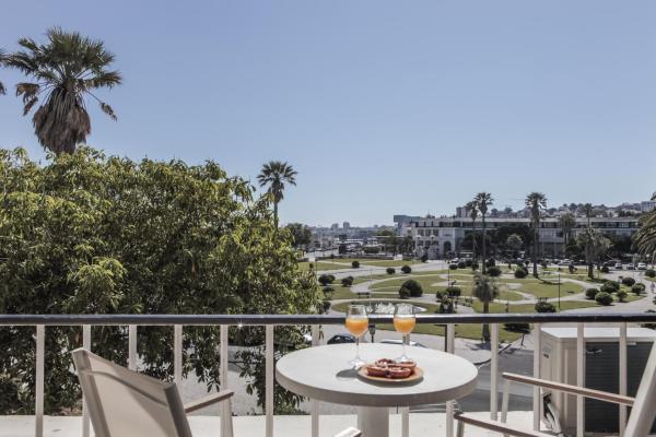 Rent4rest Estoril Beachfront Apartments - Estoril