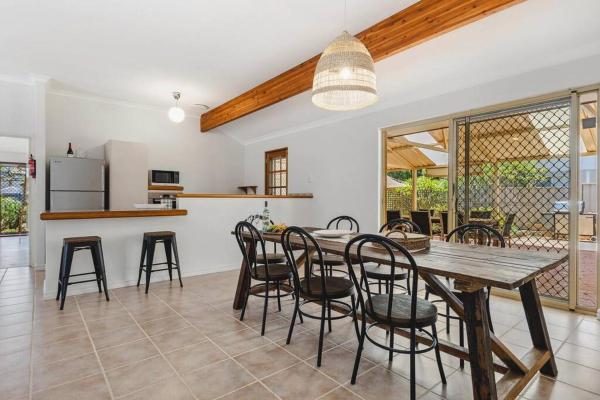 Light & Bright Pet Friendly Beachside Haven In Old Dawesville - Mandurah