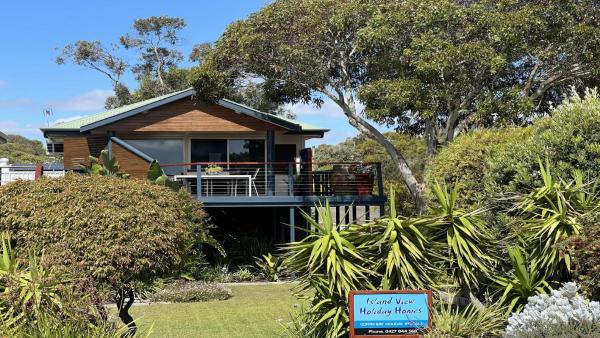 Island View 2 Is A Modern, Very Comfortable And Well Presented Holiday Home. - Coffin Bay