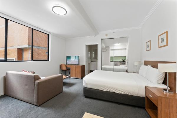 Apx Darling Harbour - Manly