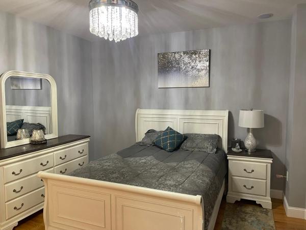 Boston Luxury 3 Bedroom Private Condo - Mission Hill - Boston