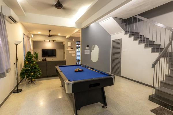 Georgetown 15px V Kids Pool N Ktv N Jacuzzi Spa N Pool Table N Trampoline - Jelutong
