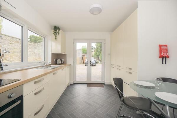 Elgin, Home From Home - Elgin