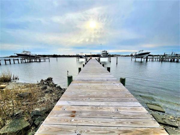 Dock House, Close To Camp Lejeune, Water Access, Dock, King Bed - Cedar Point, NC