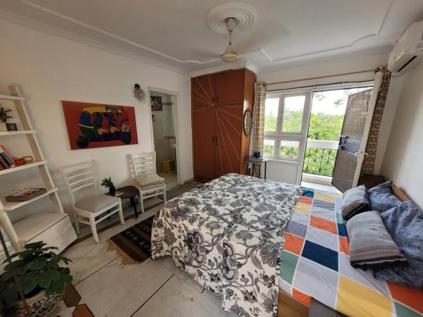 Nice Bedroom With Private Ensuite Bathroom - New Delhi