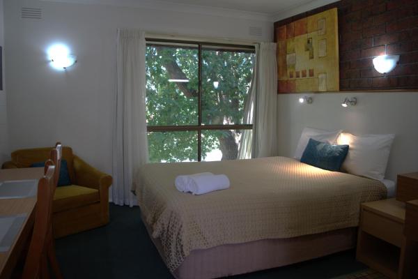 City Gardens Motel - Churchill