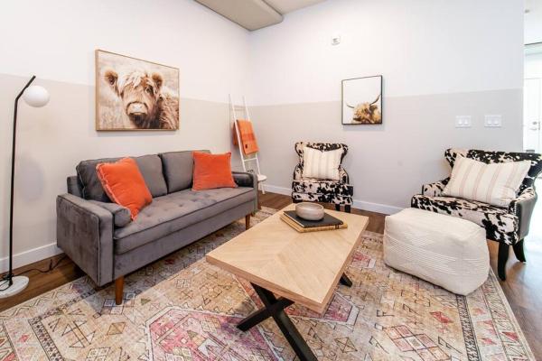 Modern Country Retreat-5 Min To Dtn-u/g Parking - Saint Albert