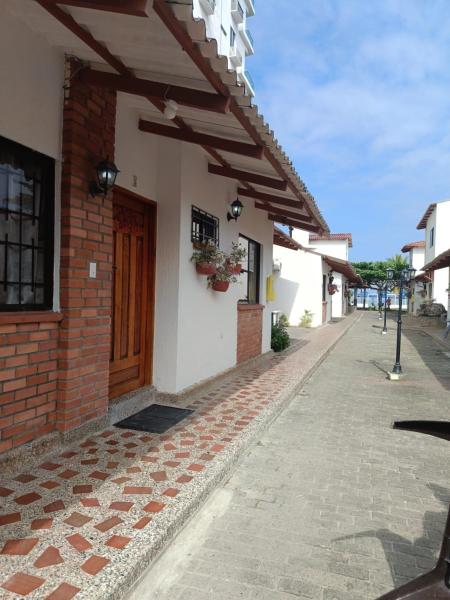 Espectacular Cabaña En Coveñas - Sucre, Frente Al Mar!!! - Covenas