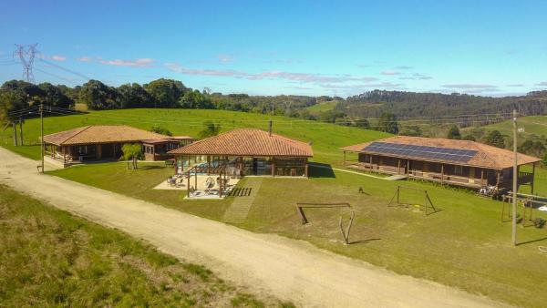 Fazenda Com Piscina Termica - Lapa