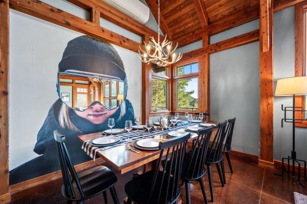 Walk To Village! Stunning Timber Chalet! Hot-tub, Bonfire & More! - Ellicottville, NY