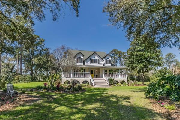 Private Retreat On Deep Water Overlooking Jenkins Creek - Harbor Island, SC