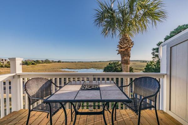 Bali Retreat: 180° Ocean And Hunting Island Deck Views - Hunting Island State Park, Beaufort