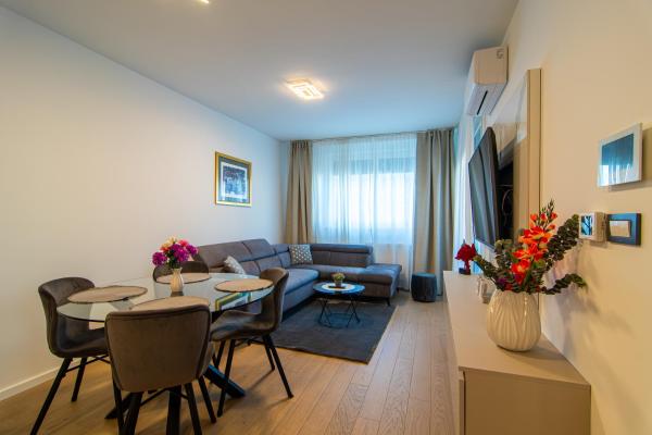 Flexible Selfcheckins 63 - Zagreb - Loggia - Brand New - Zagreb