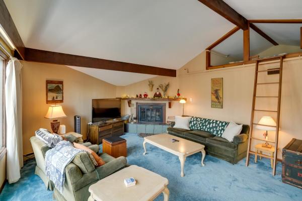 Bromley Mountain Escape With 2 Balconies Hike And Ski - Vermont