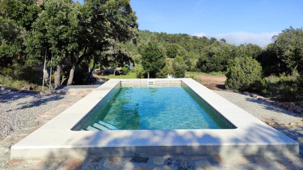 Spacious House With Private Pool In Rojals, For 12 People - Montblanc