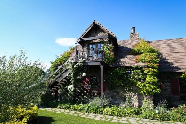 Onx Wines - Briarwood Apartment. Please Note: This Property Is Located On A Working Vineyard. As Such, No Children Under The Age Of 18 Are Permitted To Stay At The Property. Thank You For Your Understanding! - Templeton, CA
