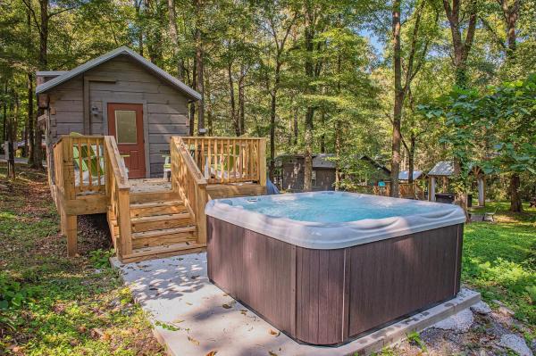Tiny Cabin Village Private Hot Tub Lynda Cabin -