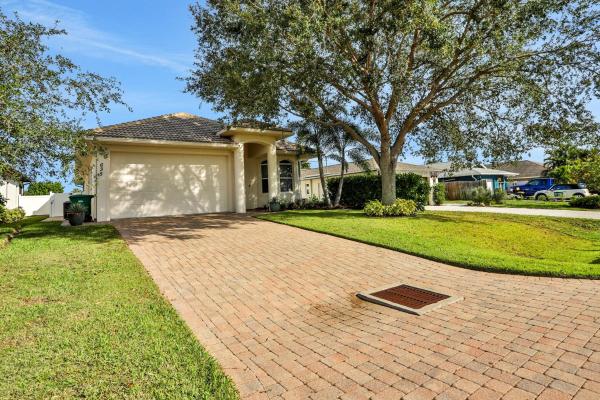 Sunshine Paradise - Vineyards, FL