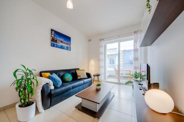 Stylish 2br Apt With Balconies In St Julians, Paceville - Apt 6 By Vaganza - Pembroke, Malta