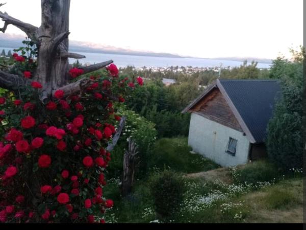 Michay Cabaña En Entorno Tranquilo Y Vista Al Lago - San Carlos de Bariloche