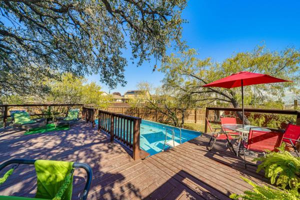 Pool, Deck & Huge Yard! Spacious San Antonio Home - San Antonio, TX