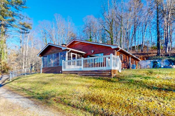 Tumbling Leaf Cabin - Franklin, NC