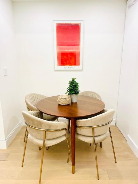 Urban 2-bed Apartment In The Beaches - Toronto