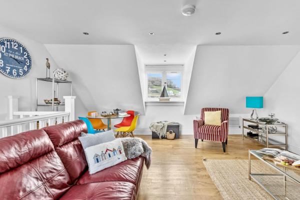 17 At The Beach, Torcross - Torcross