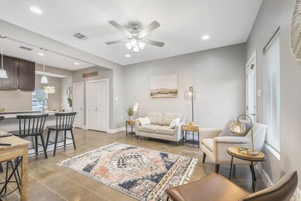 Cozy 2 Bed Townhome Near The Hospital - Lafayette, LA