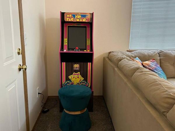 Clyde's Crib: Cozy Ms. Pac-man - Idaho (State)