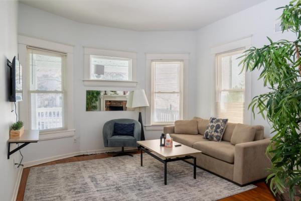 Spacious 2 Bed Apt In Atlanta Near Piedmont Park - Atlanta, GA