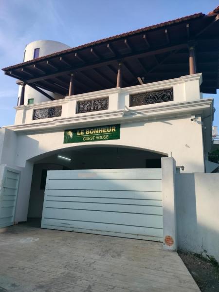 Paradise Le Bonheur Guest House - 本地治里市