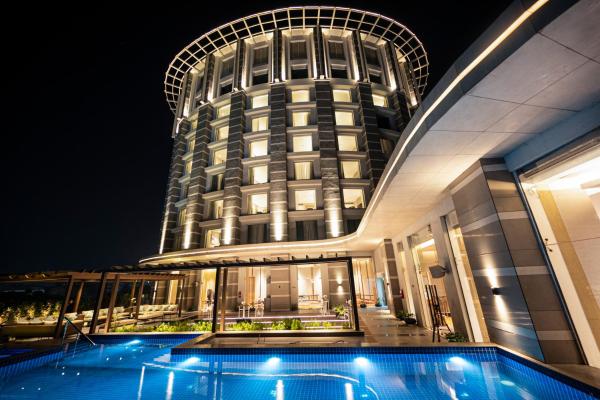 Lyfe Hotel - Bhubaneswar