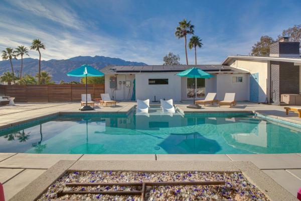 Pet-friendly Palm Springs Oasis With Private Pool! - Palm Springs, CA