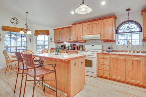 Canalfront Port Isabel Cottage 5 Mi To Beach! - Port Isabel, TX