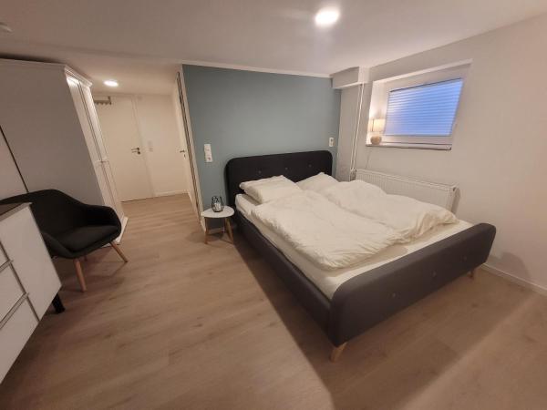 Zimmer Im Souterrain Mit Eigenem Bad - Celle