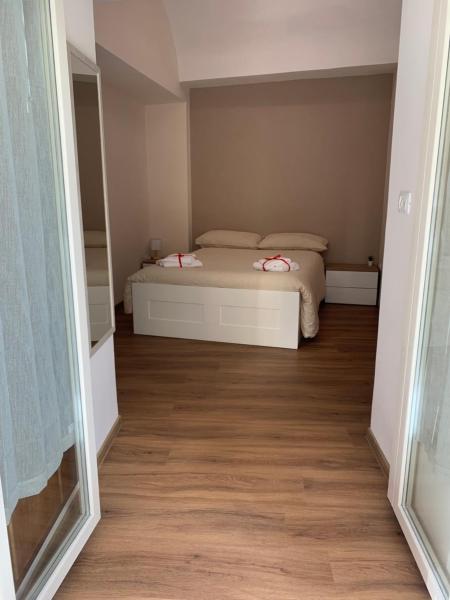 Lune De Nuit - Naples