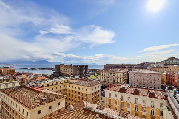 Neapolitan Skyscraper Suites - Naples