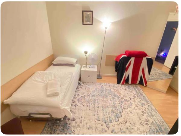 Single Room - Kings Cross, Female Only,, Guest Rooms - Bloomsbury