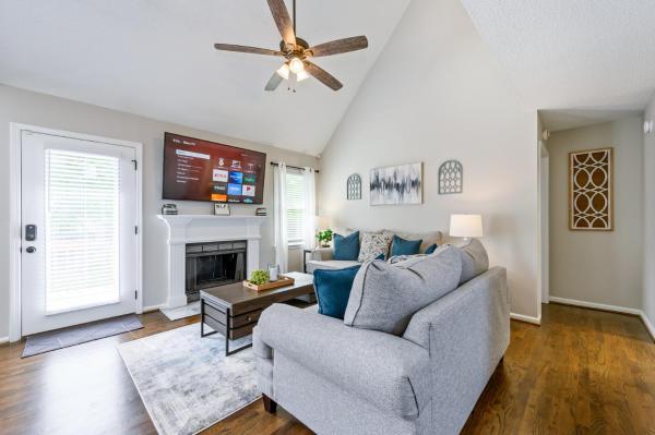 Fully Fenced & Stylish 3br Near Lakepoint Sports - Cartersville, GA