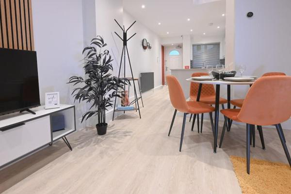 Modern 2 Bed Maisonette With Parking - Centro de Londres