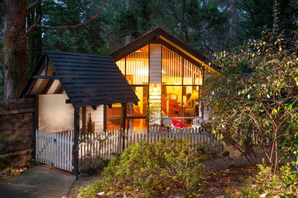 Private Kookaburra Cottage (Spa, Loft Bed)- Olinda - Dandenong Ranges